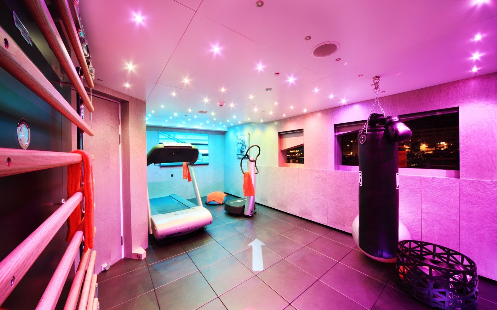 Yacht SEA FORCE ONE, CNL | CHARTERWORLD Luxury Superyacht Charters